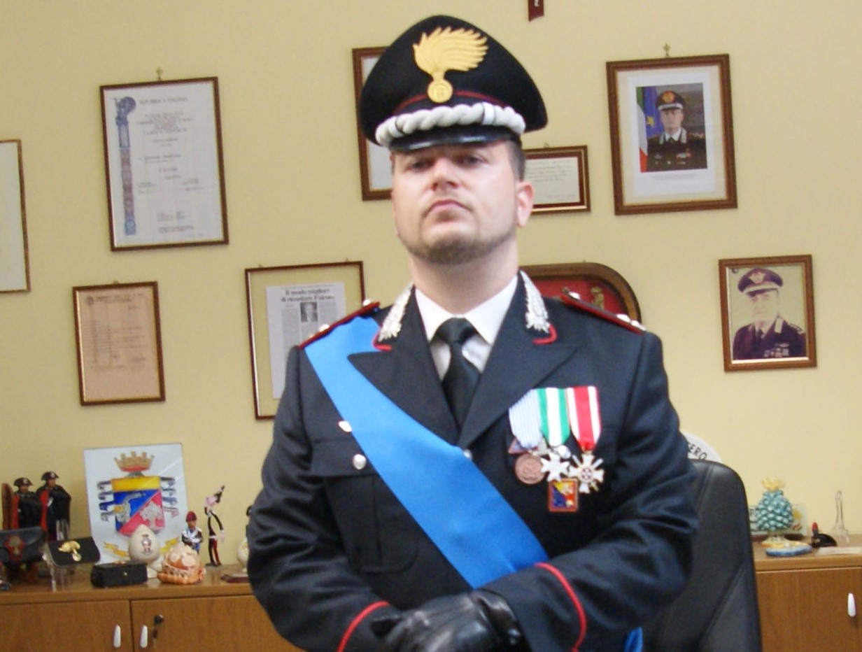Il Maggiore Simone Clemente alla guida del Nucleo Investigativo dei ...