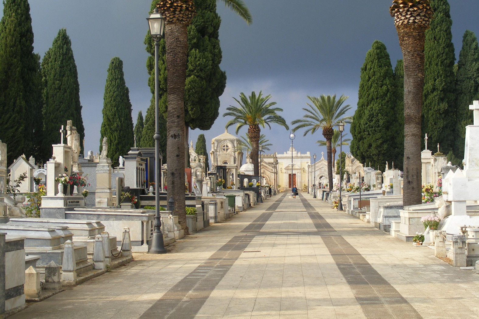 Rosolini in zona rossa, chiesta deroga per il cimitero. FederFiori ...