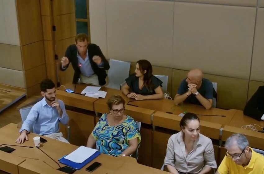 Più sicurezza e meno caos davanti alle scuole, approvata la mozione di ... Più sicurezza e meno caos davanti alle scuole, approvata la mozione di ...