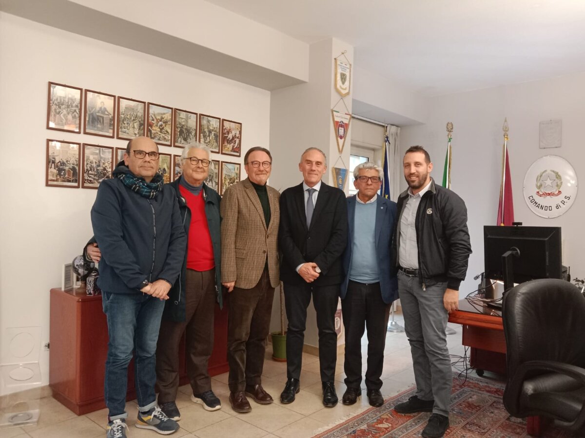 Ugl Siracusa incontra il Questore Roberto Pellicone - SiracusaOggi.it Ugl Siracusa incontra il Questore Roberto Pellicone - SiracusaOggi.it